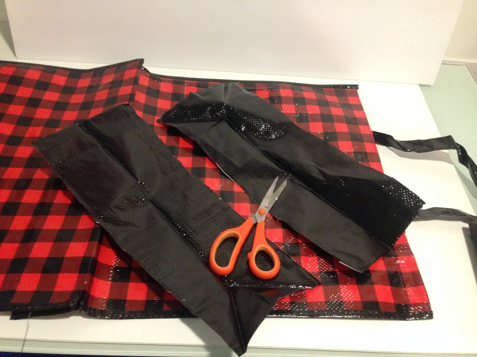 6 Easy DIY Home Hacks Using Reusable Shopping Bags – starrcreative