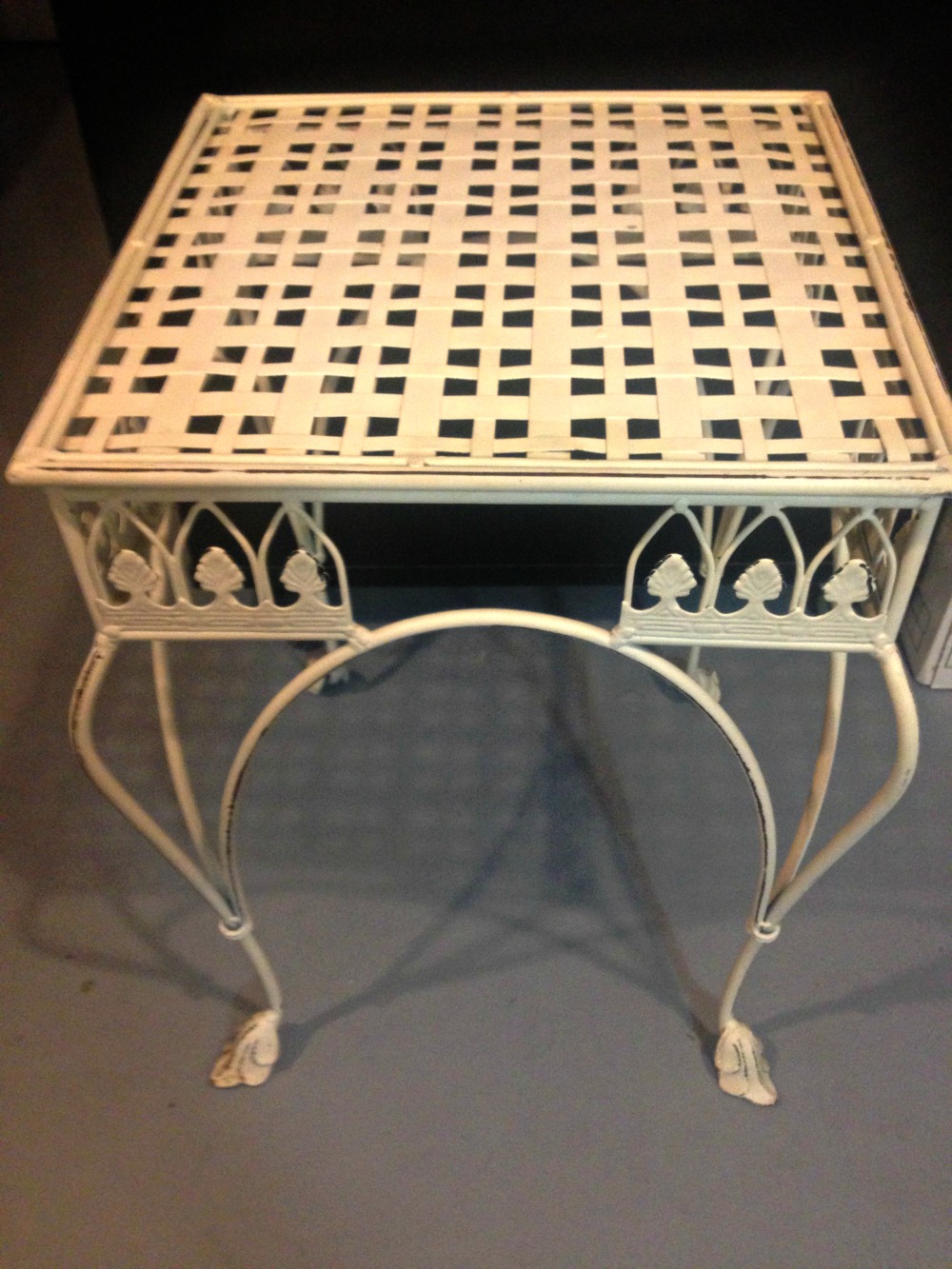 Easy DIY Repurposed Art Table Top – Starrcreative.ca